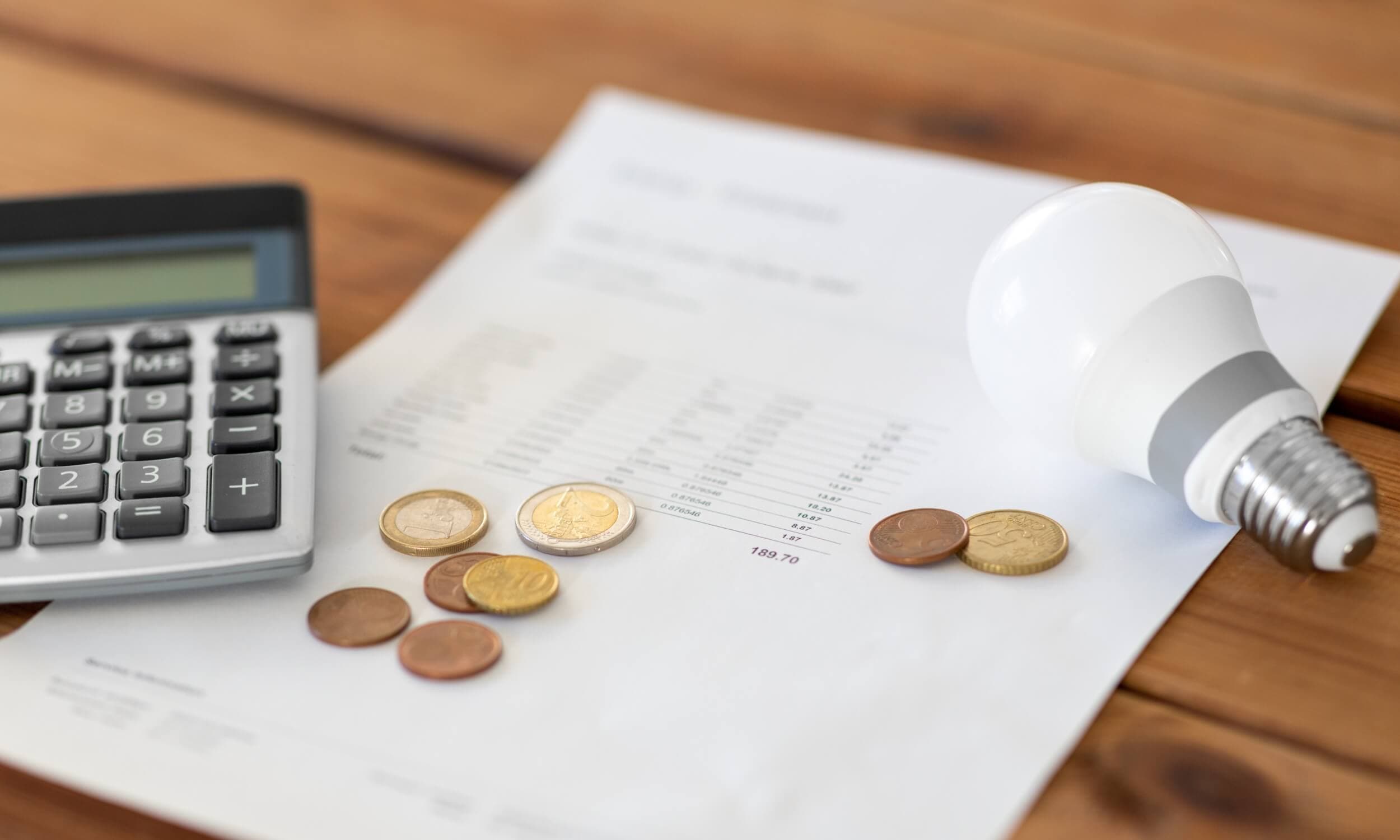 Trucos prácticos para reducir tu factura de la luz en casa | Nabalia Energía